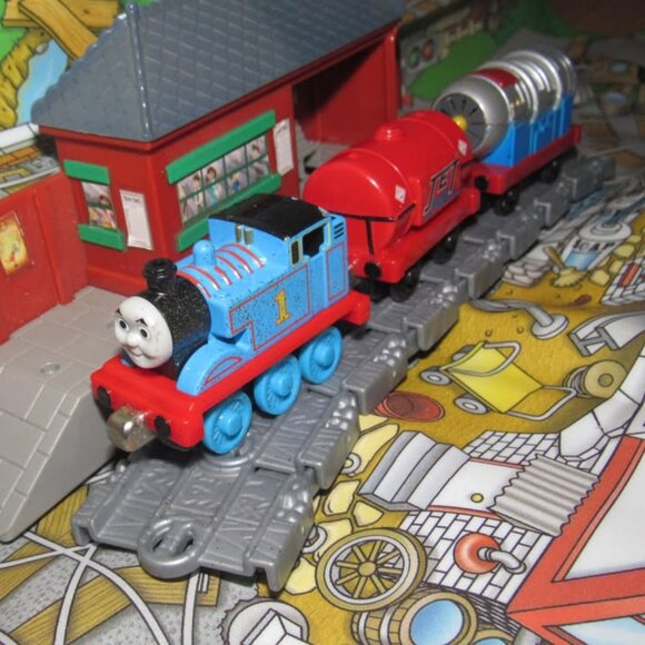 Thomas & Friends | Toys | Thomas Take And Play Diecast Train Track Jet ...